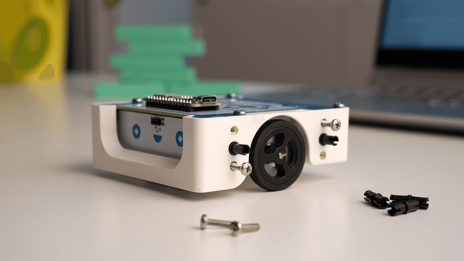 Alvik screws compatibility connectors